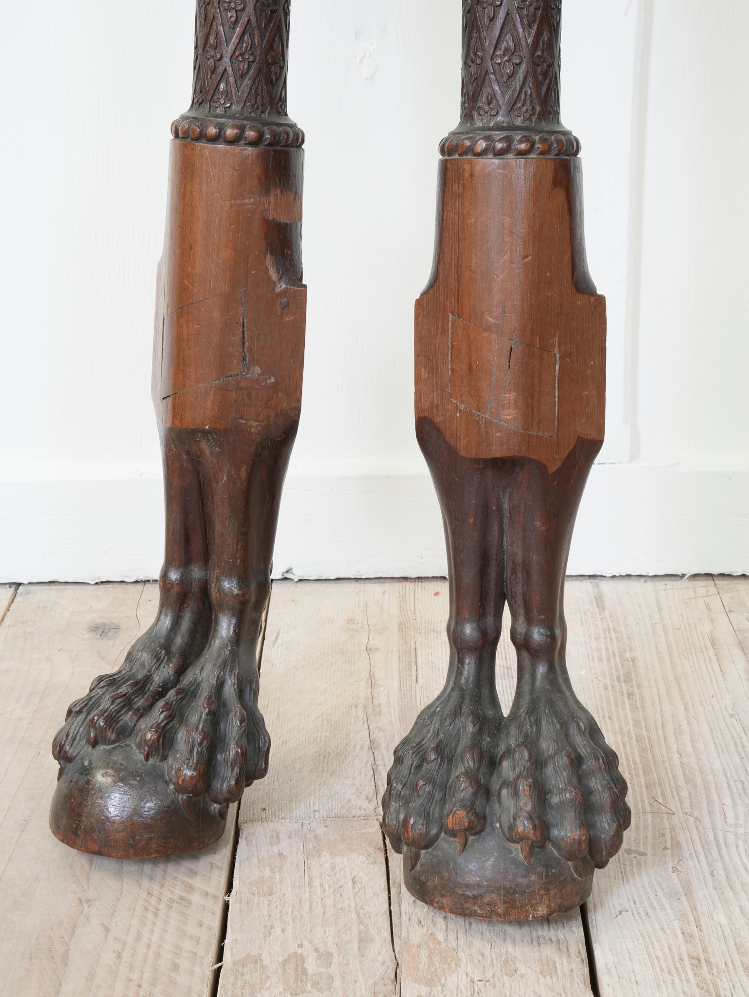 An Outstanding Pair of 18th Century Mahogany Bedposts – Drew Pritchard Ltd