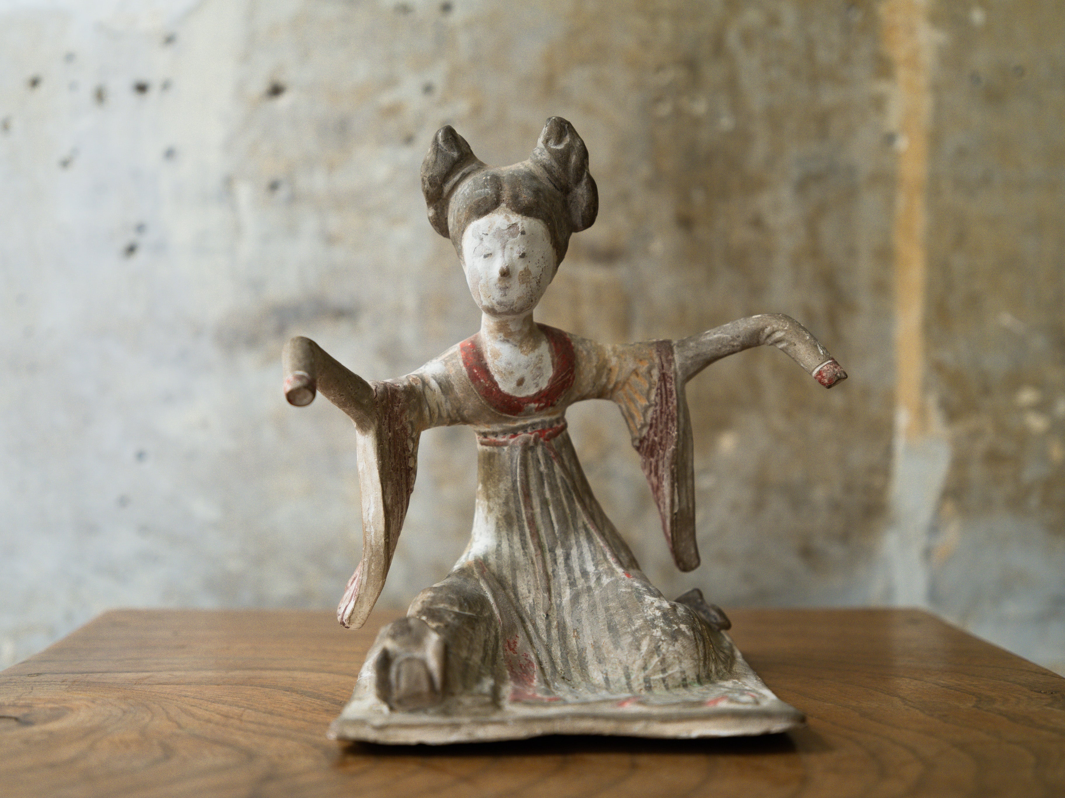 A Tang Dynasty Dancing Tomb Figure | Drew Pritchard Ltd